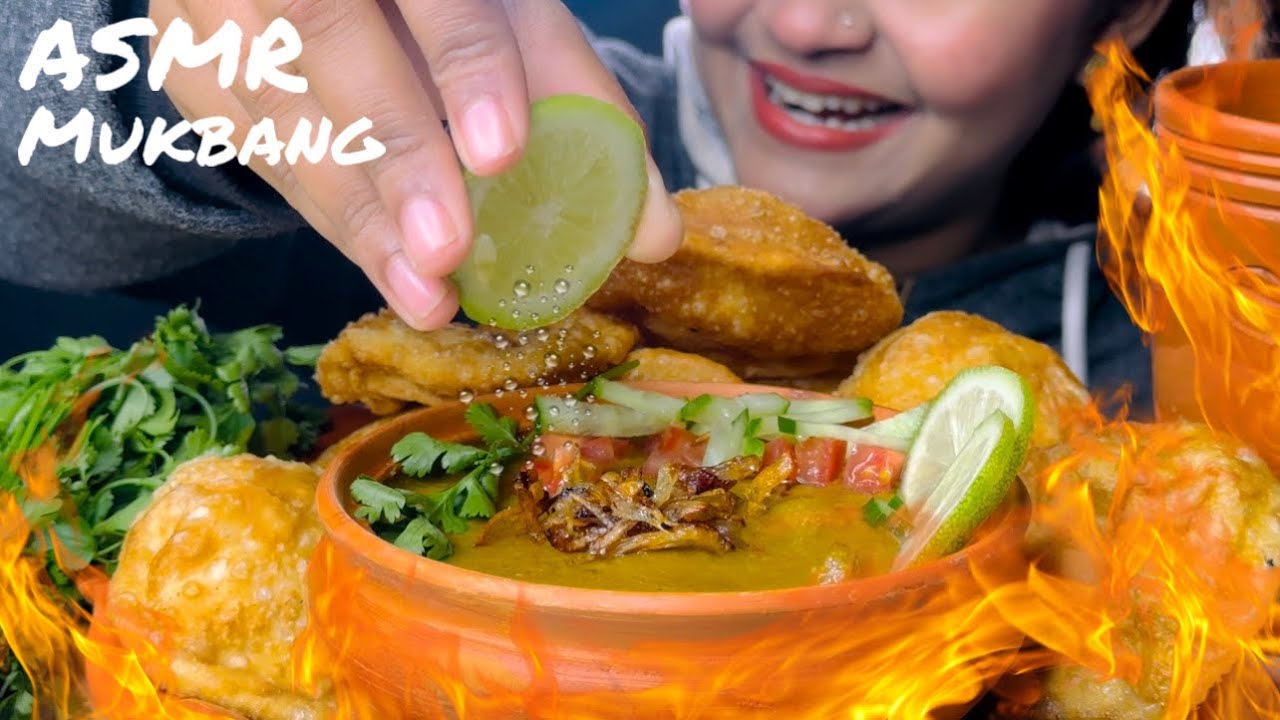 EATING 10 SOFT FULKO LUCHI WITH SPICY GHUGNI IN 10 MINUTES CHALLENGE ...