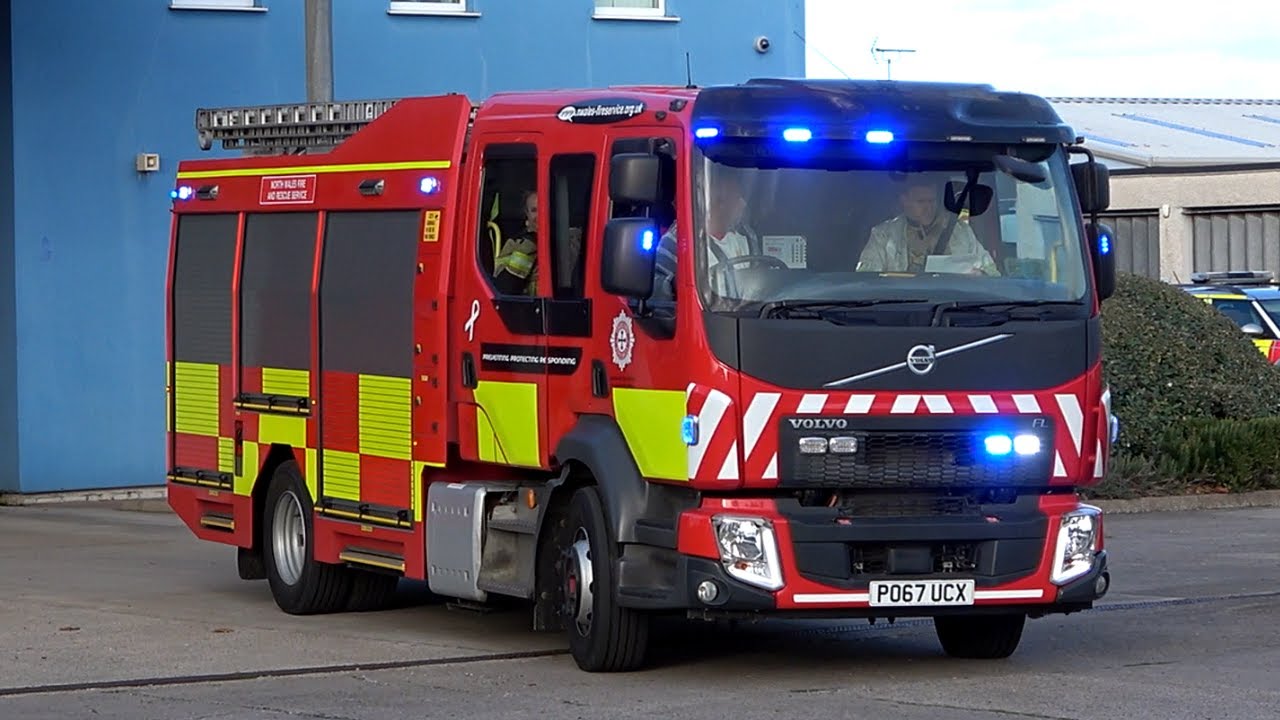 *MARTIN-HORNS* Prestatyn’s Retained On-Call Emergency One Volvo FL ...