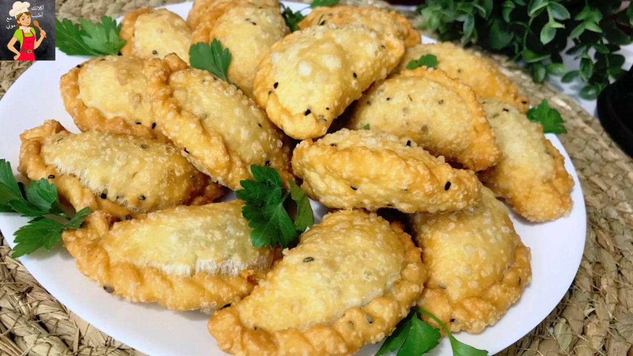 Frying samosa-cheese sambusa-How to make Samosa -سمبوسك - YouTube