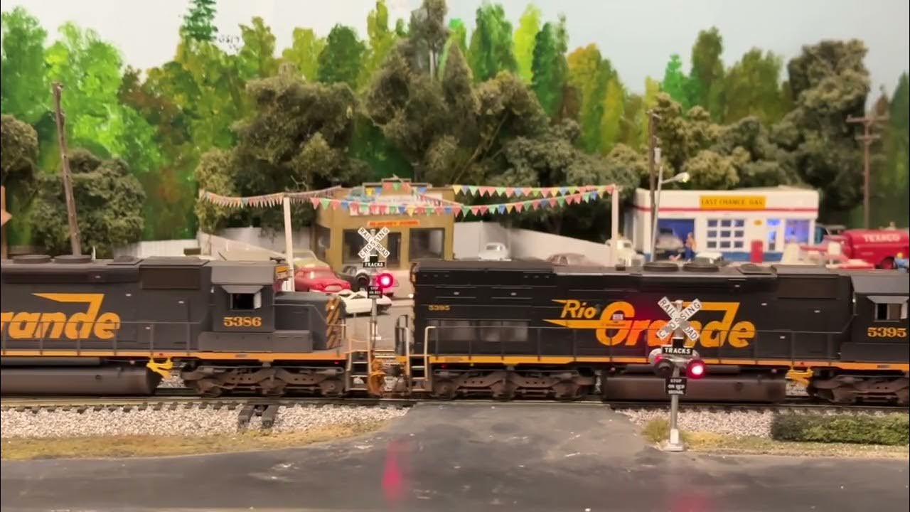 Scaletrains SD40T-2 Rio Grande with another coal drag with helpers at CMRS - YouTube