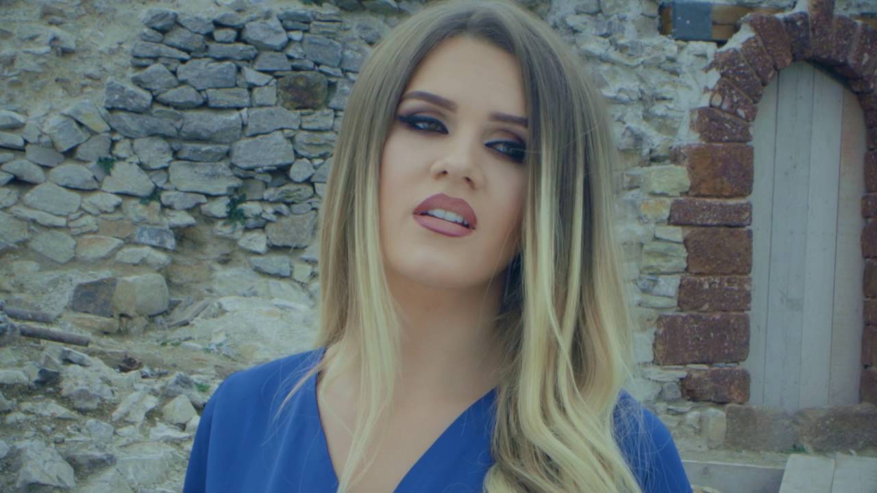 MOTRAT HOXHA - Familja BERISHA 2017 (Official Video HD) - YouTube
