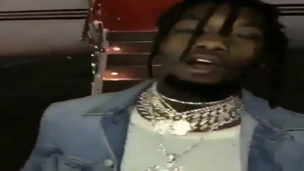 Migos' Offset Flexing For The Culture With $200,000 Cash & Private Jet ...