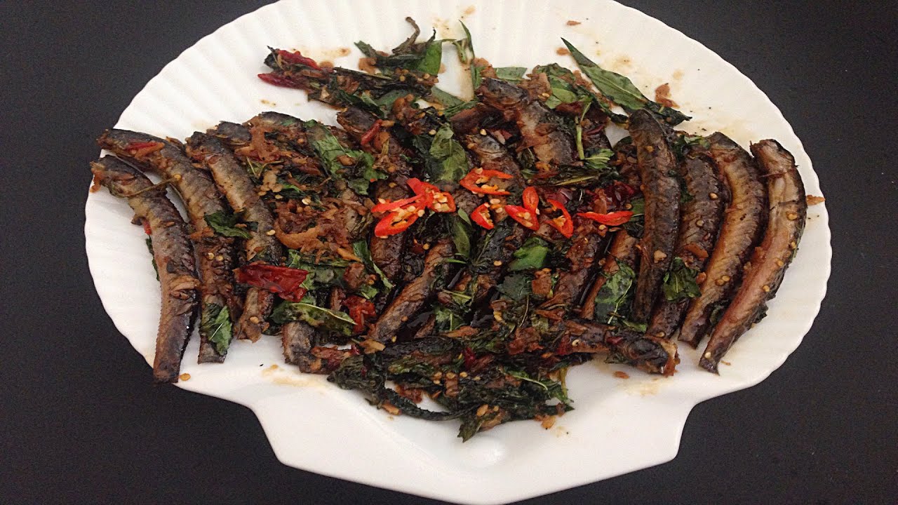Caramelized Baby Goby Fish with Vietnamese Coriander - Ca Keo Kho Rau ...
