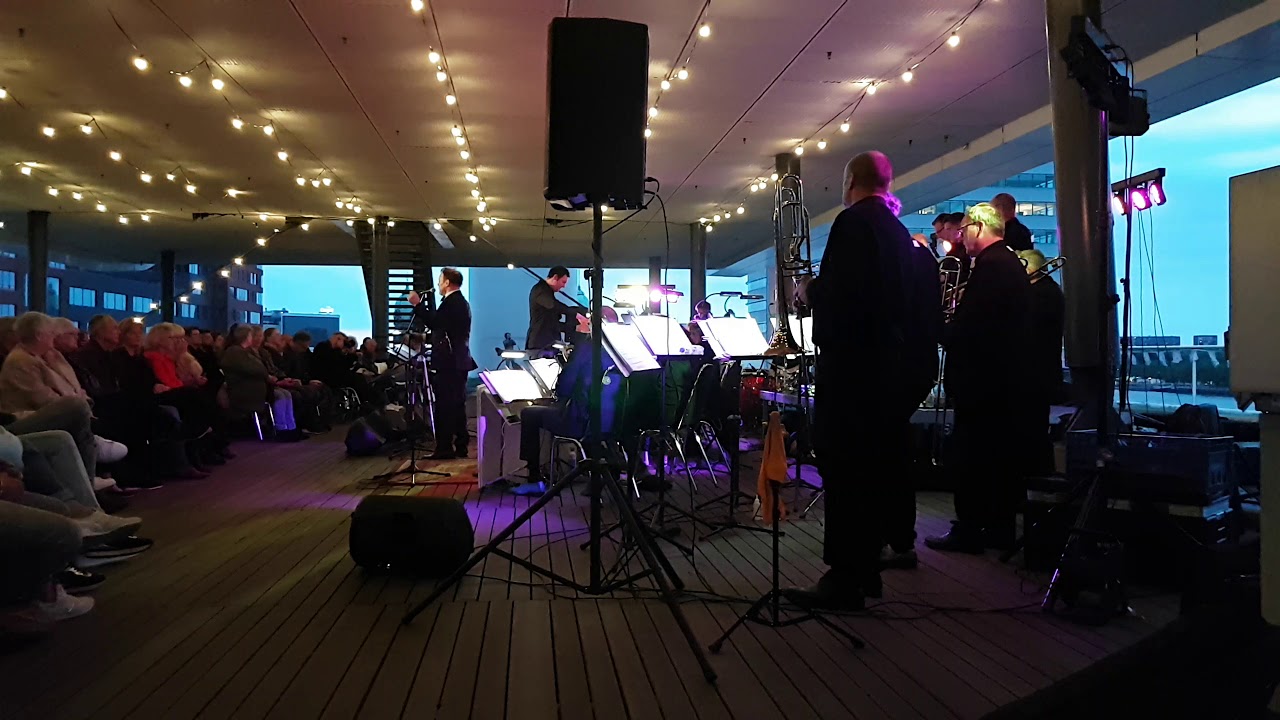 Sir Oliversband - Bob Bullee - Can't take that away from me - YouTube