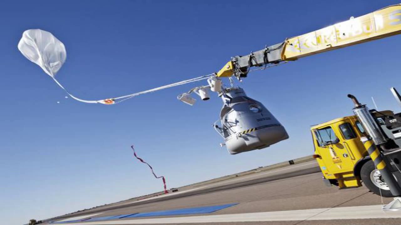 Red Bull Stratos World Record Freefall - YouTube