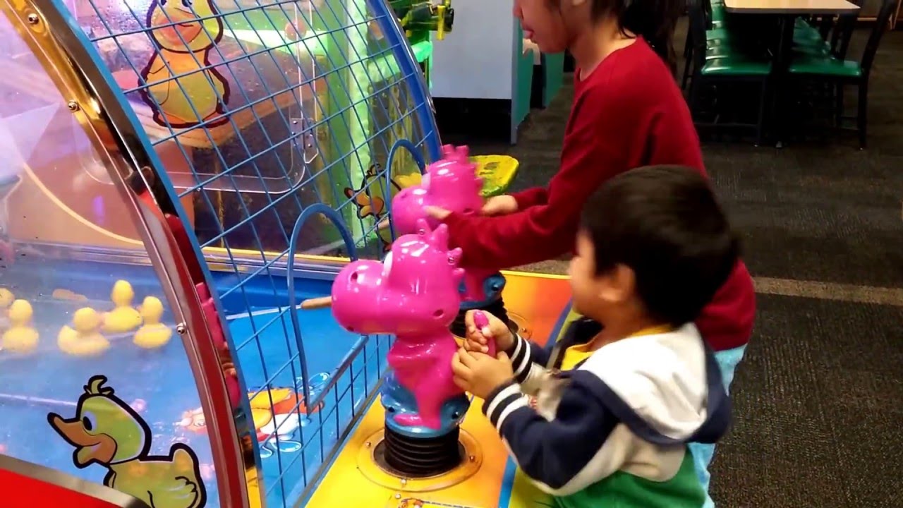 Chuck E Cheese Water ducky splash game fun - YouTube