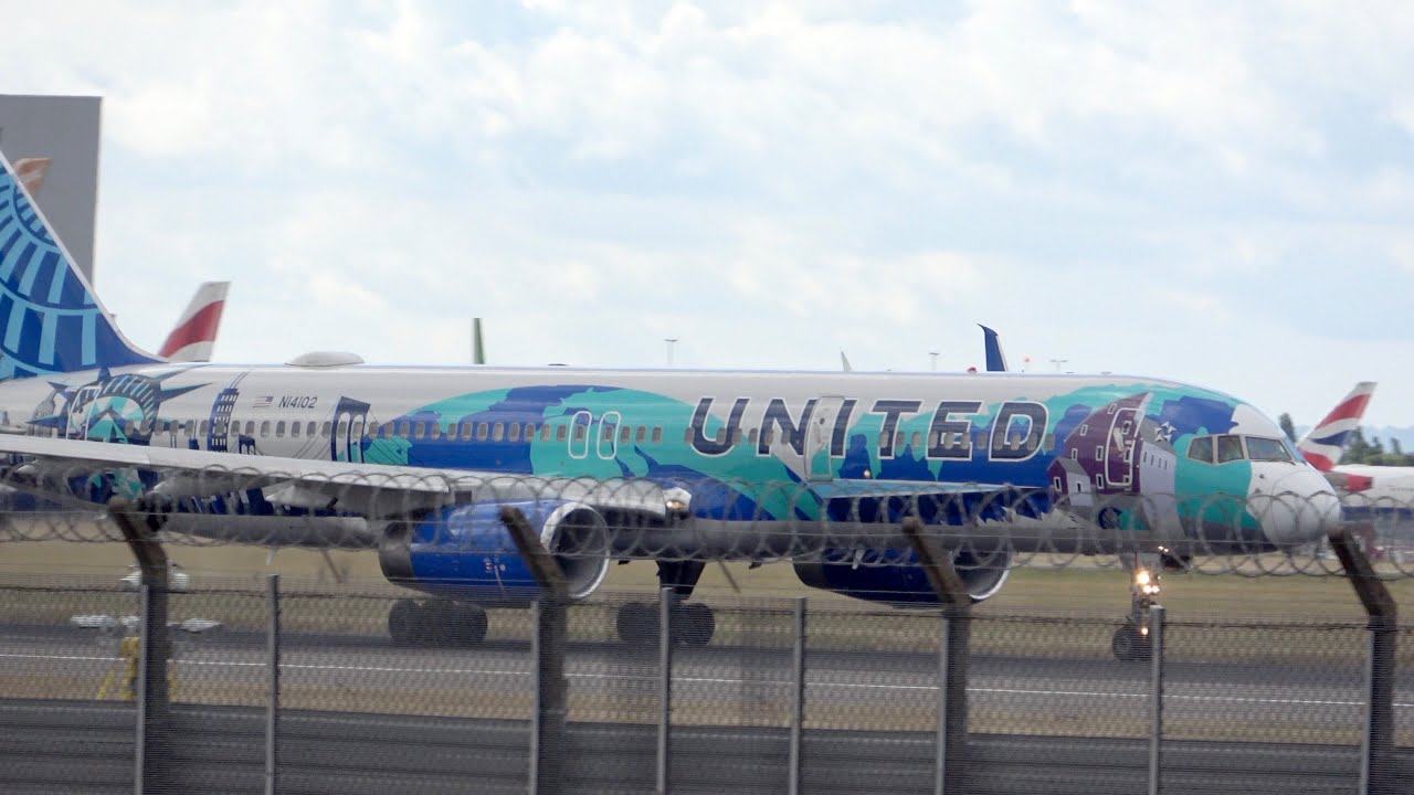 UNITED 757 SPECIAL LIVERY Departs London Heathrow. 2nd July 2022. UA ...