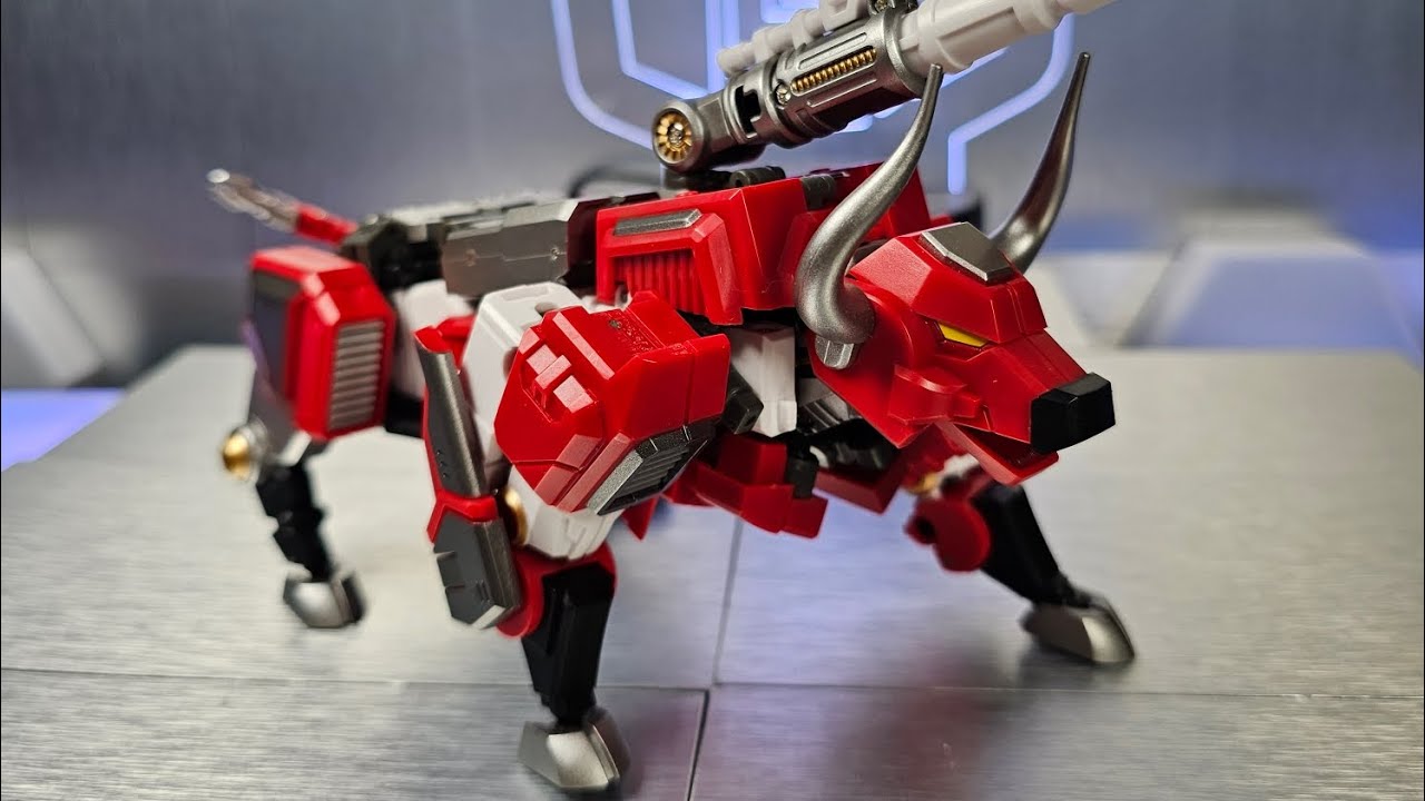 Generation Toy GT-11 Red Bull 3rd Party Masterpiece Scale Sideswipe # ...