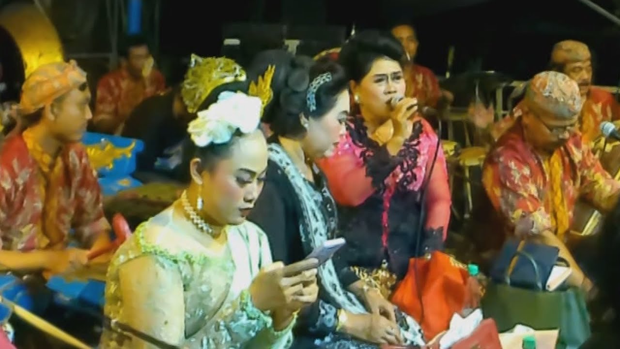 Sinden Wayang Golek Putra Satria Rinaksa Brebes | Pupuh Sunda | Ki ...