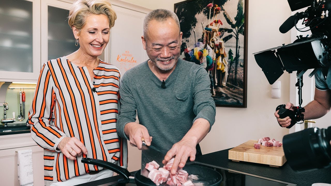 Rot geschmorter Schweinebauch - mit Simon Xie Hong - YouTube