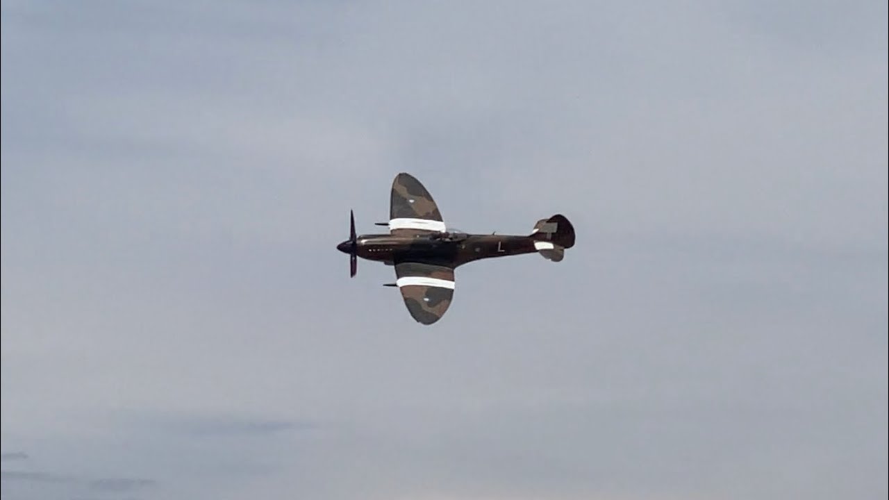 Spitfire fly-by - YouTube