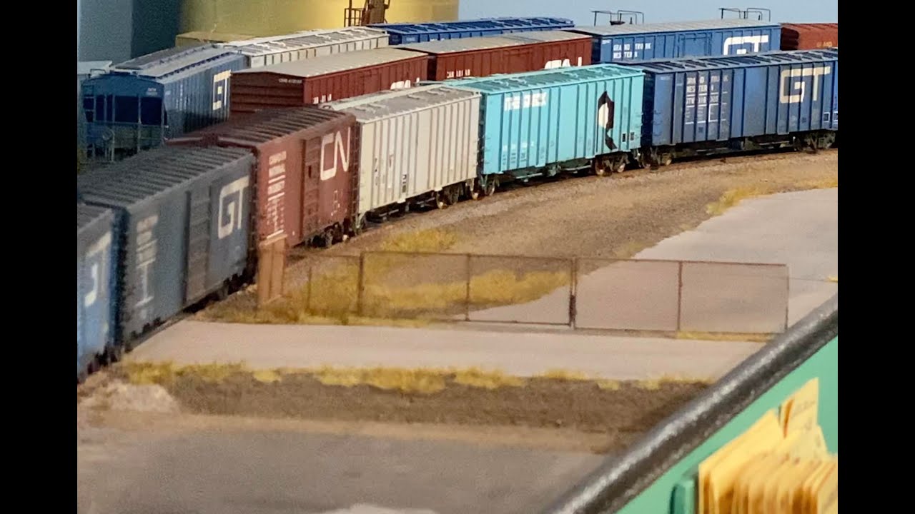 GTW 6049 Switching Boxcars and Airslides - YouTube