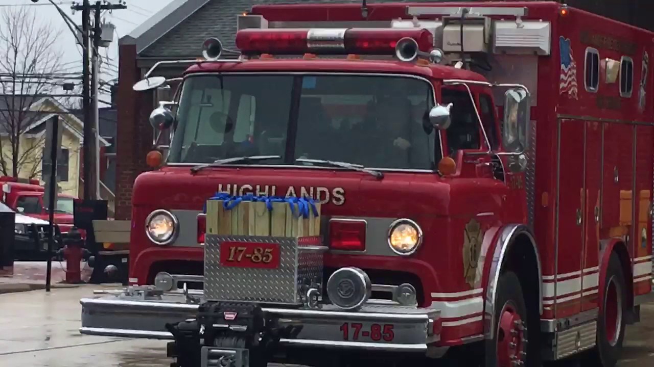 Highlands fire department returning to station - YouTube