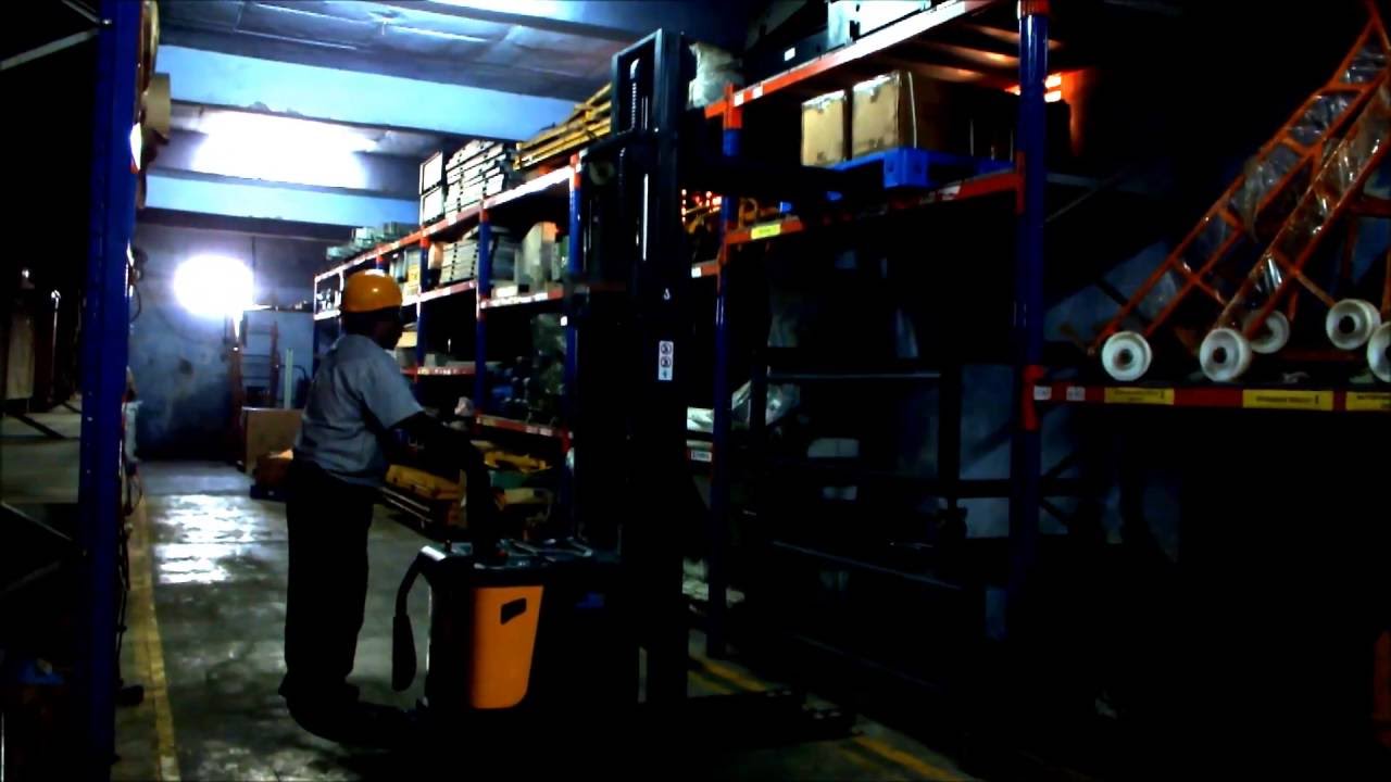 Nilkamal Electric Stacker | Nilkamal Material Handling | Nilkamal - YouTube