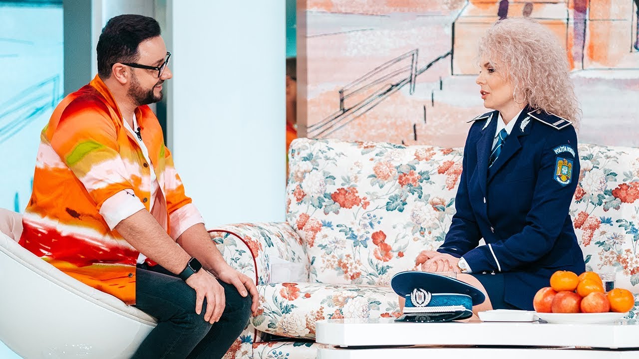 Politista cu talent are o poveste de iubire ca-n filme - YouTube