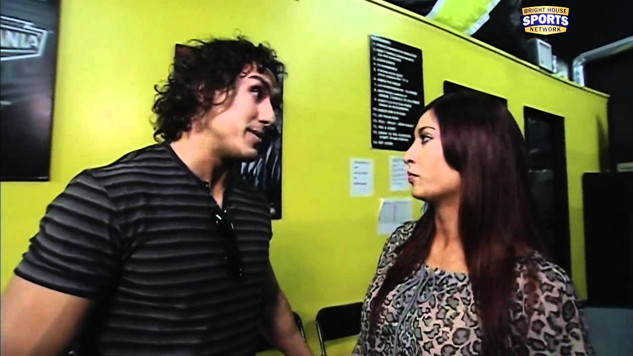 720pHD - FCW 12/04/11 Maxine Backstage Segment - YouTube