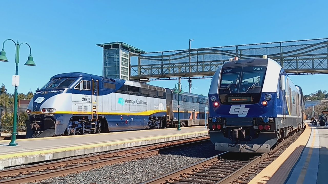 Amtrak California train meet at Martinez station, 3/8/2025 - YouTube
