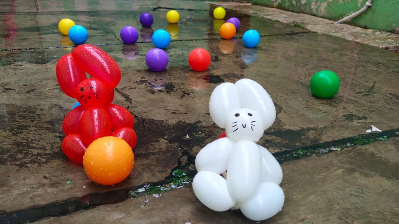 Horee Hujan Turun!! Main lempar balon dan bola warna warni yuk.. - YouTube