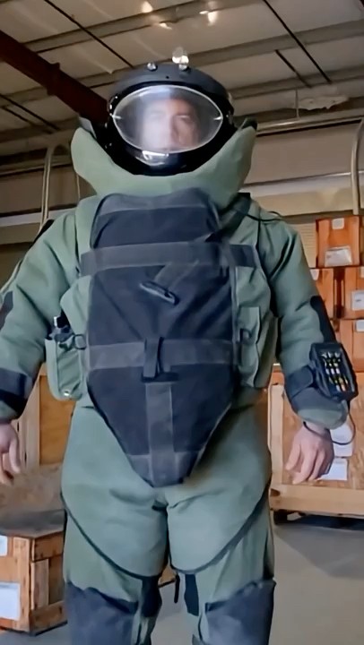 Anti Bomb Suit Explosion Resistance & Precision Hand Protection - YouTube