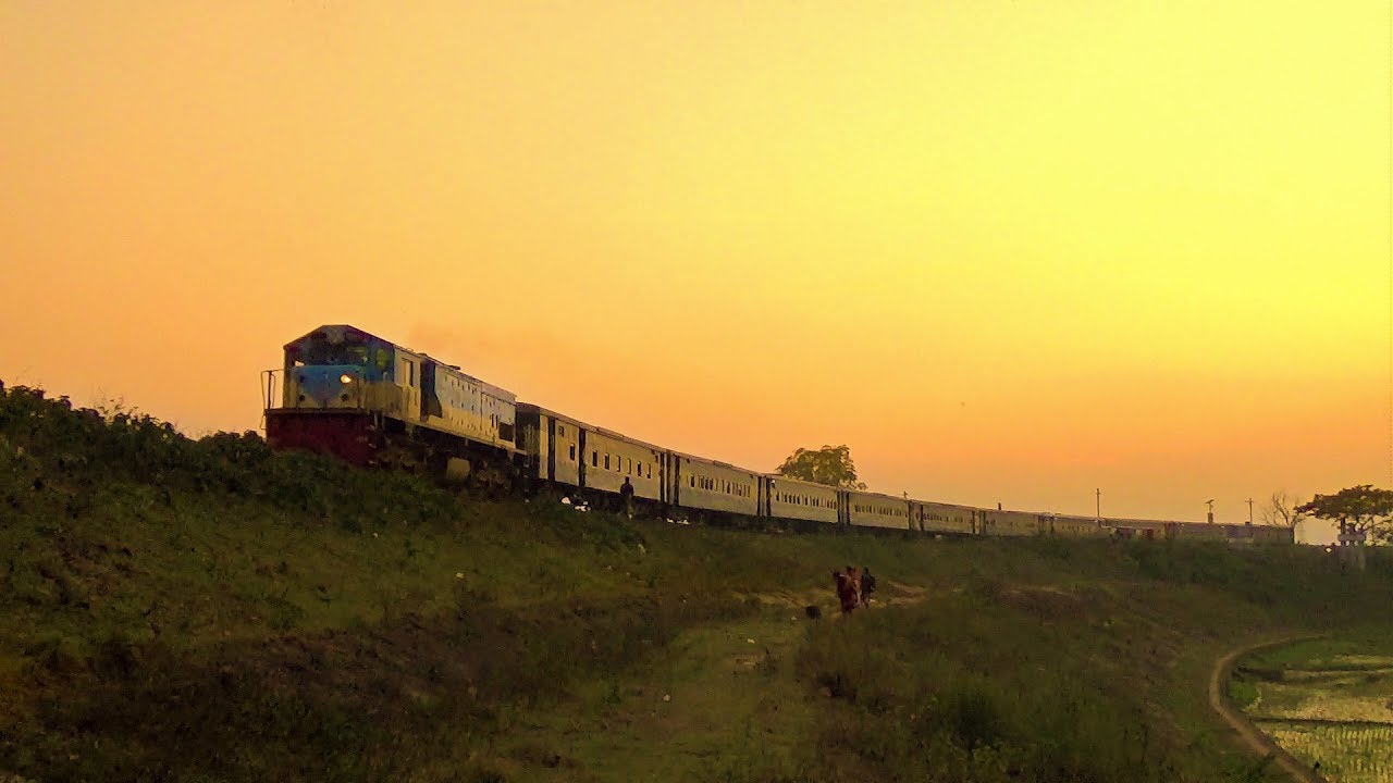 Kalni Express Train (Dhaka To Sylhet) Passing Through Akhaura Bypass ...
