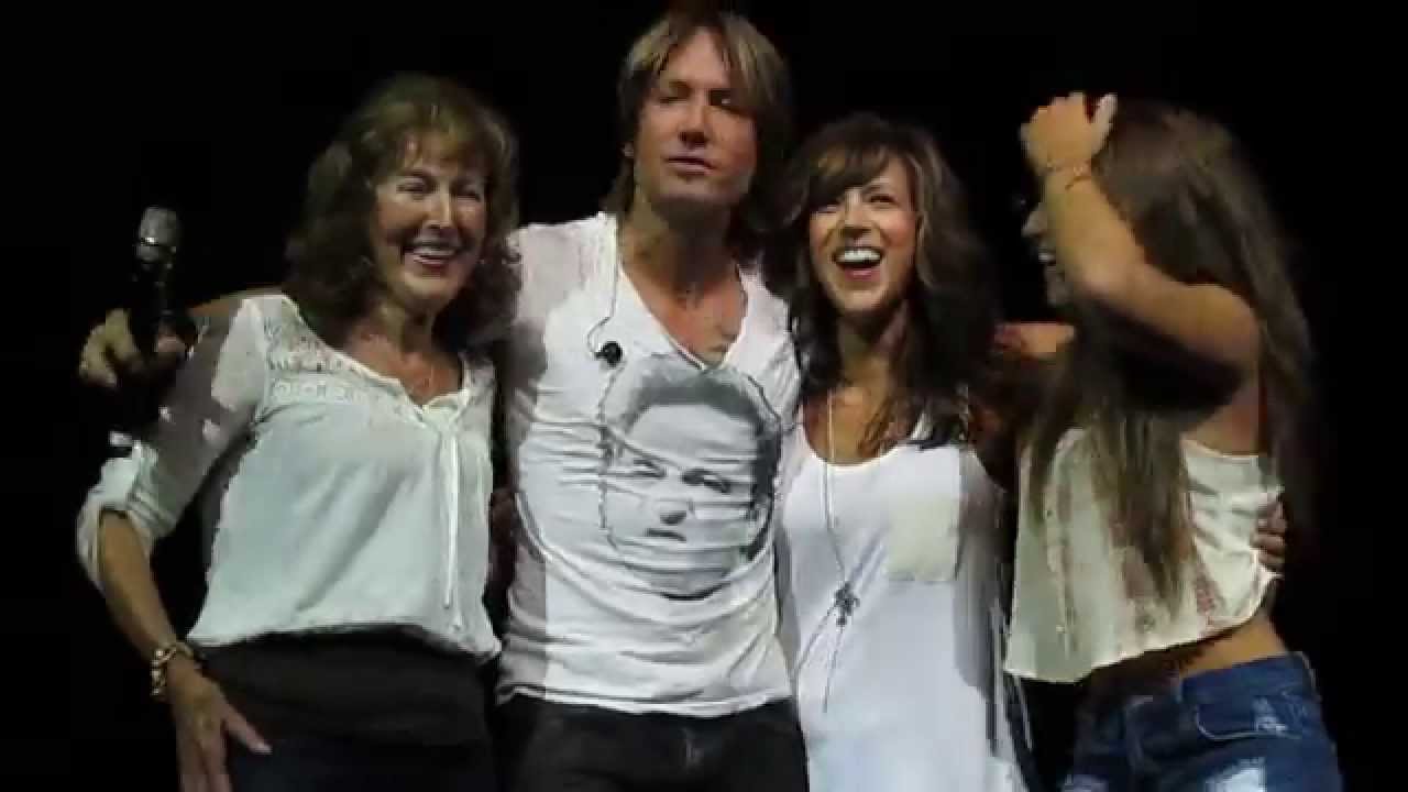 3 Generations of Keith Urban fans - YouTube
