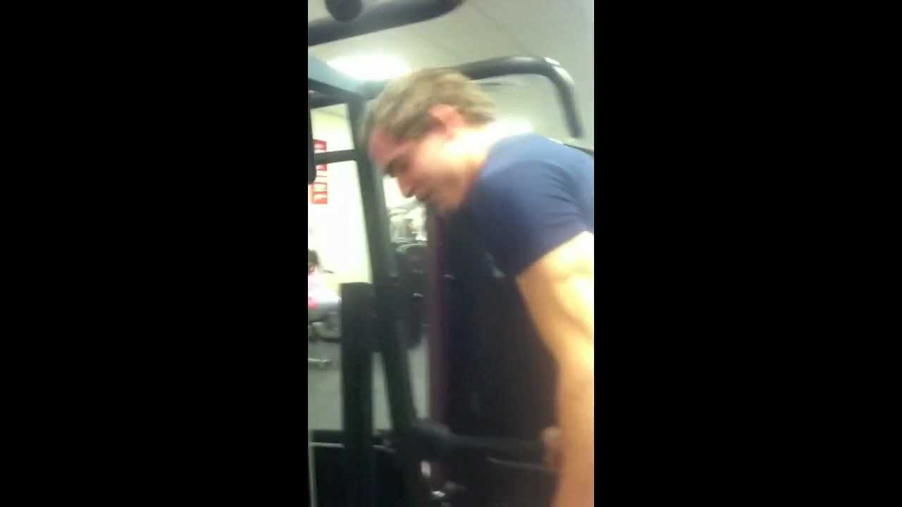 BUILD MASSIVE TRICEPS W/ HEAVY WEIGHTED DIPS - YouTube