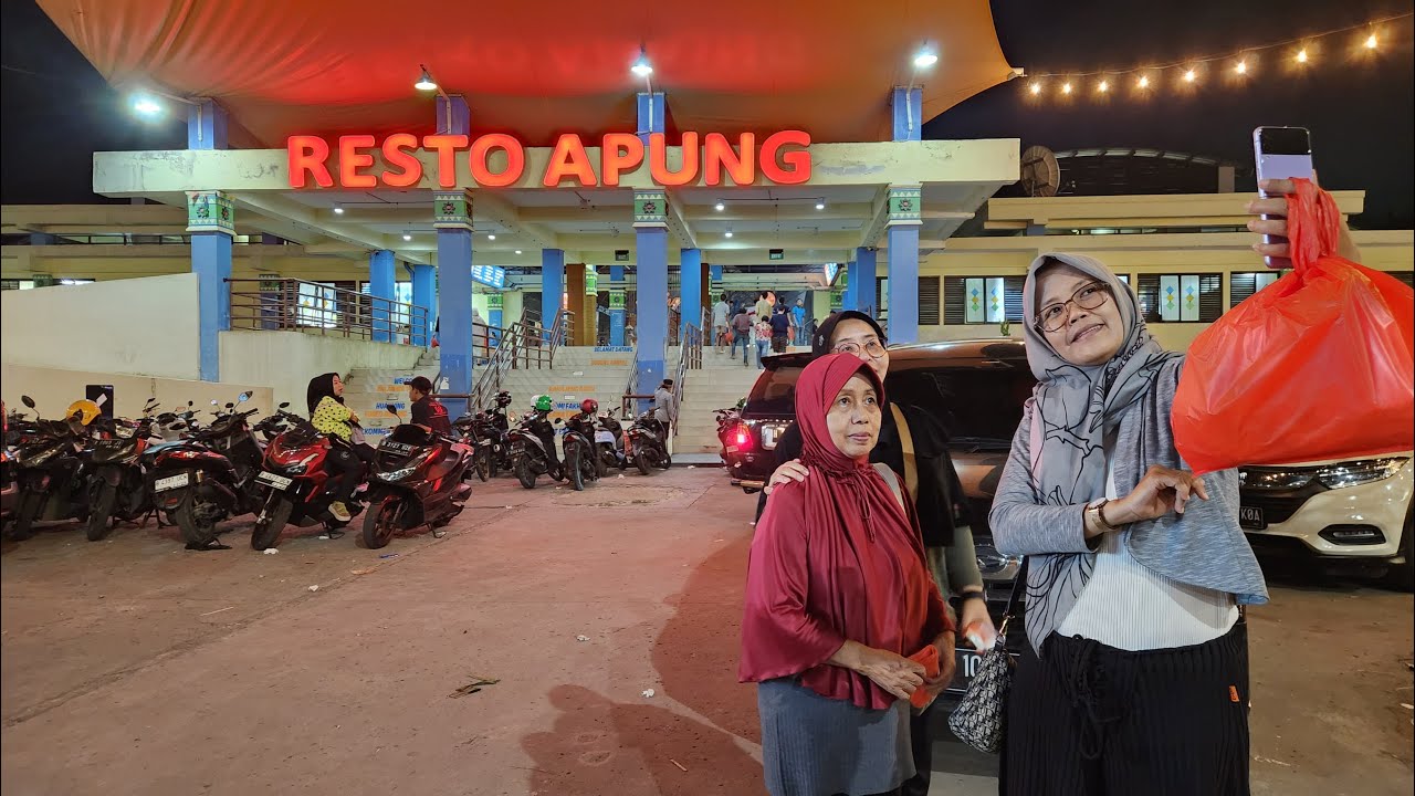 Eps #034: Kulineran Seafood di Resto Apung Muara Angke - YouTube