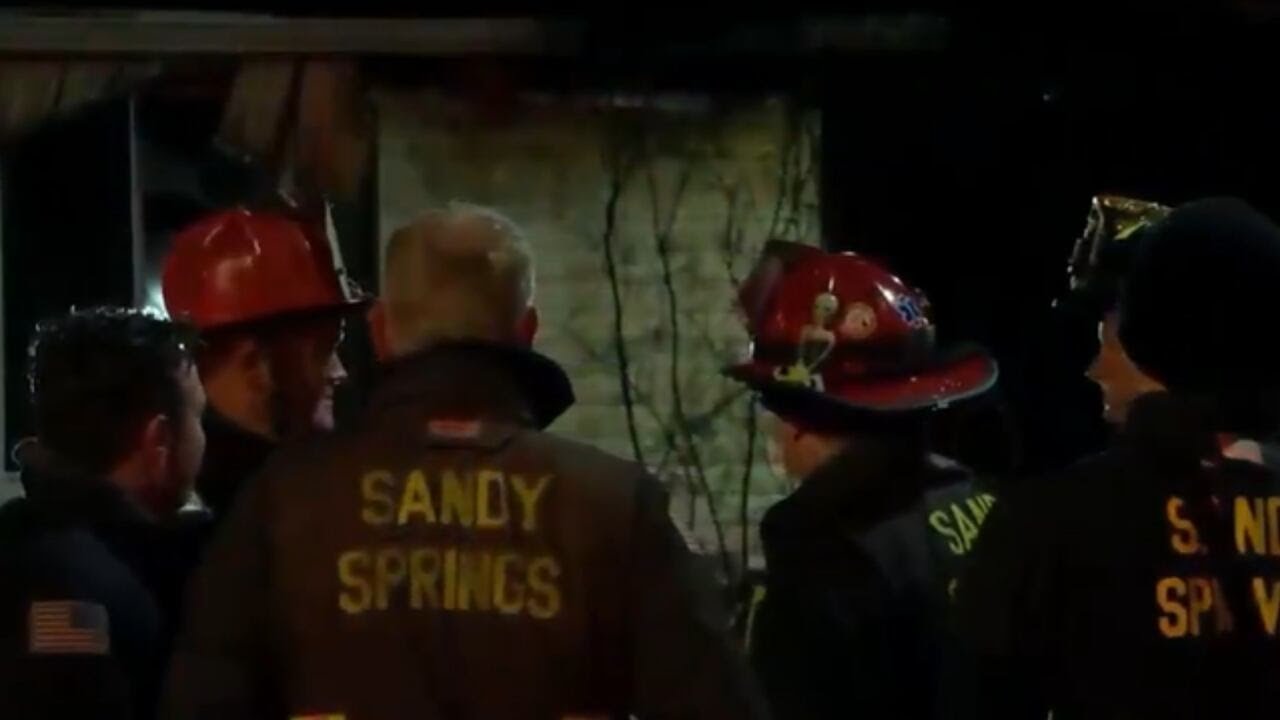 Fire rips through apartment building in Sandy Springs, firefighters say ...