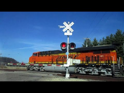 BNSF 8131 West HBRCNTW Filmed In Trenton Township WI (11-15-2024) - YouTube