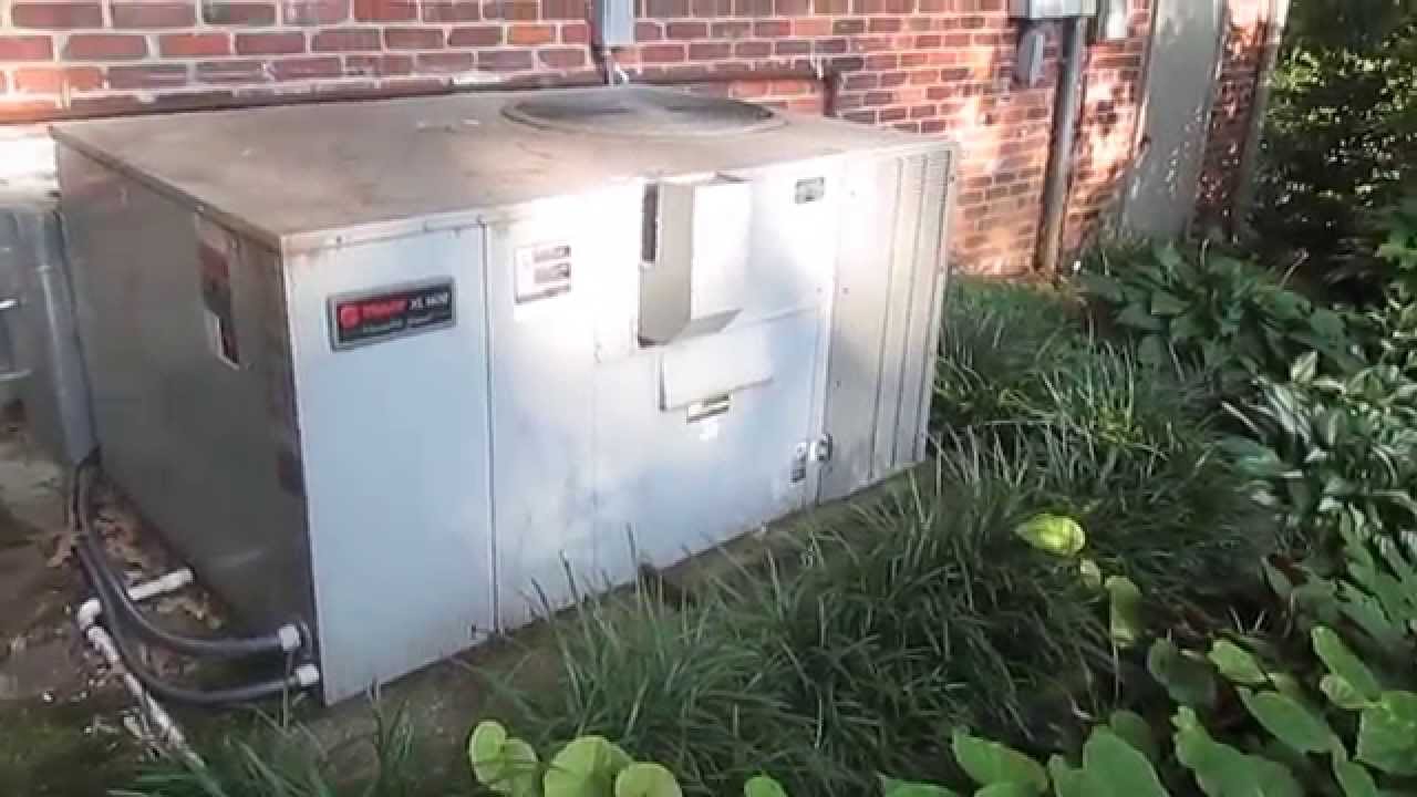 My 2003 Trane XL 1400 Gas Pack Running - YouTube