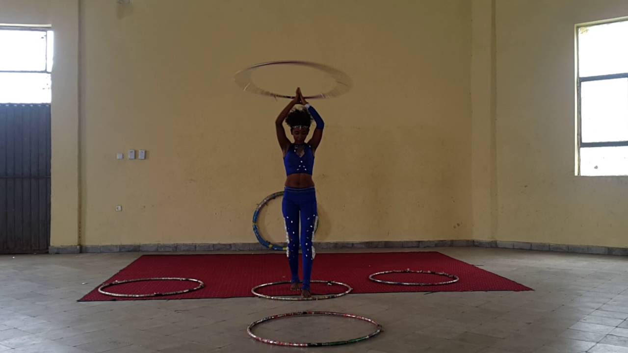 Keba hula hop act - YouTube