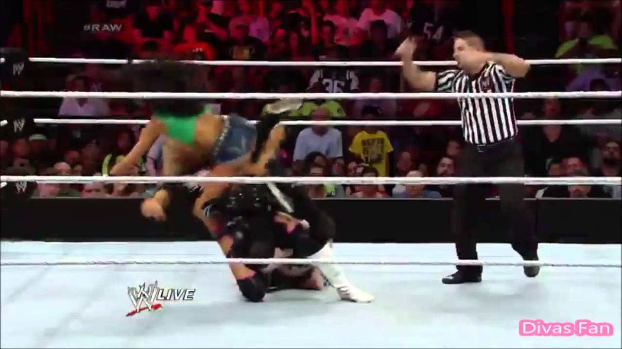 A.J Lee - Shining Wizard To Natalya - YouTube