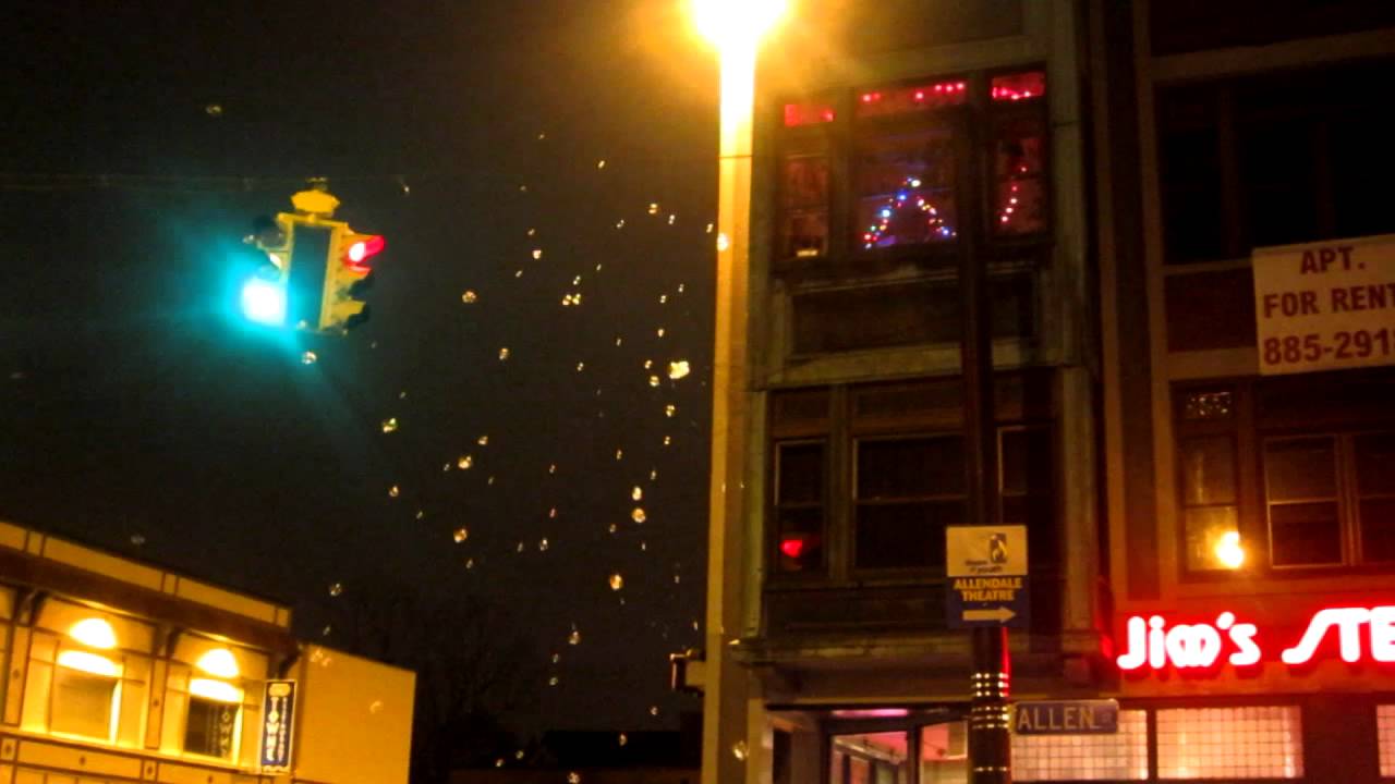 Bubbleman In Action On Allen Street & Elmwood Avenue - New Year's Eve ...