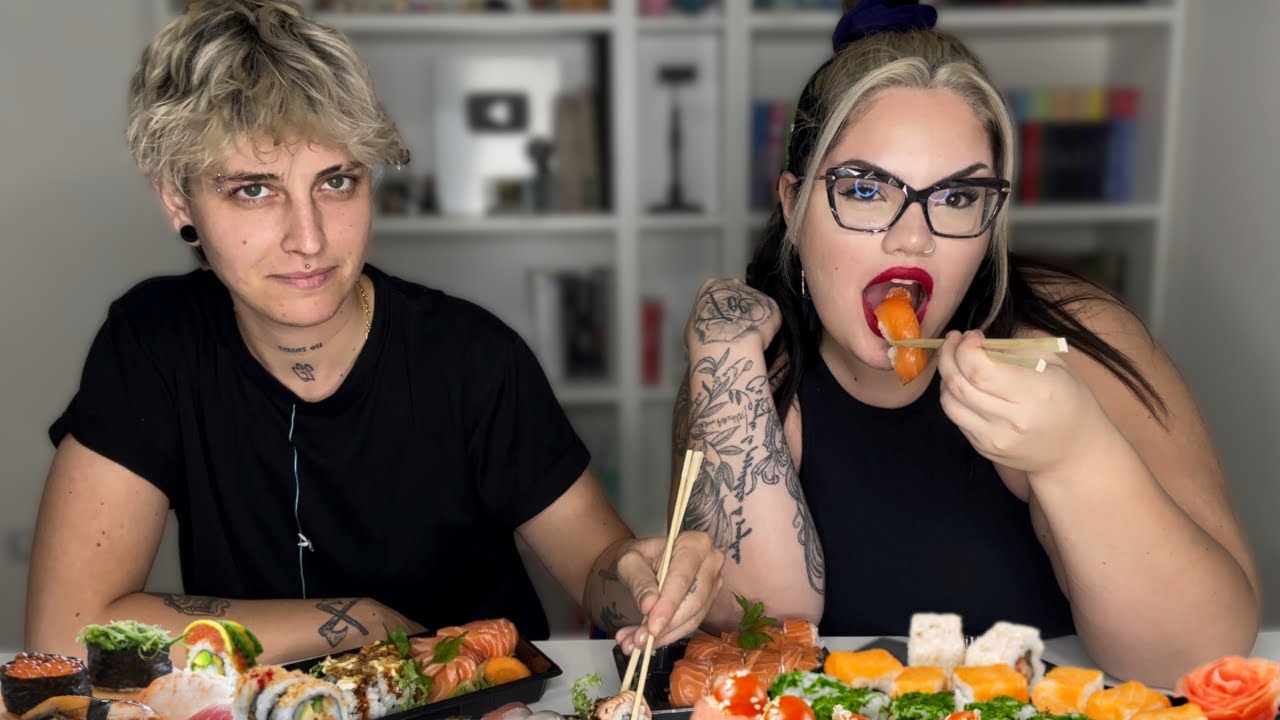 MUKBANG SUSHI CON LA MIA EX/ chiara paradisi - YouTube