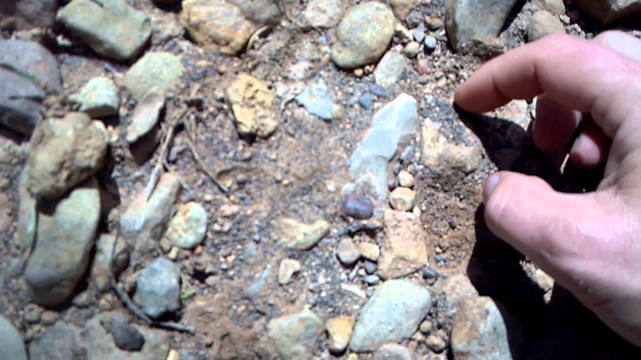Hunting arrowheads in the creek - YouTube