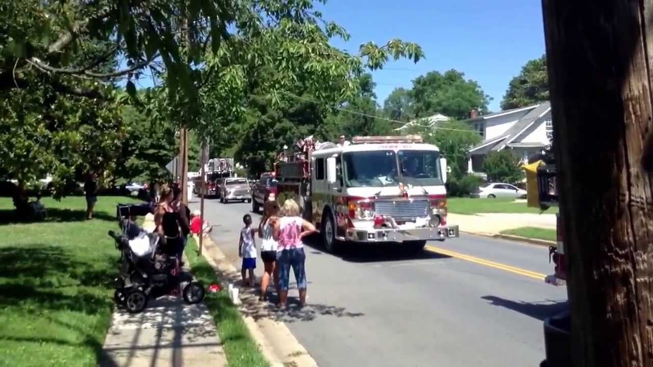Laurel Volunteer Fire Department's apparatus in the Laurel 4th of July ...