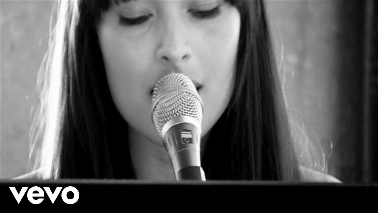 Kate Earl - Melody (Live Acoustic) - YouTube