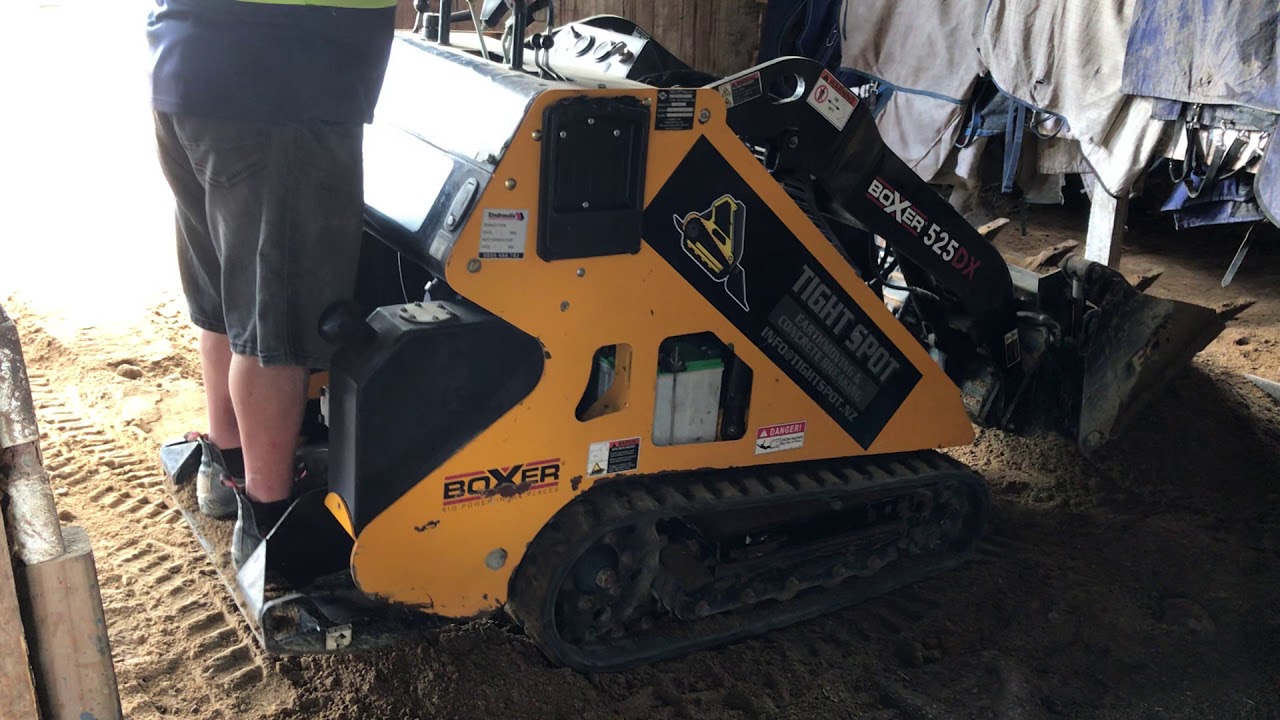 Earth Moving with the Boxer - YouTube