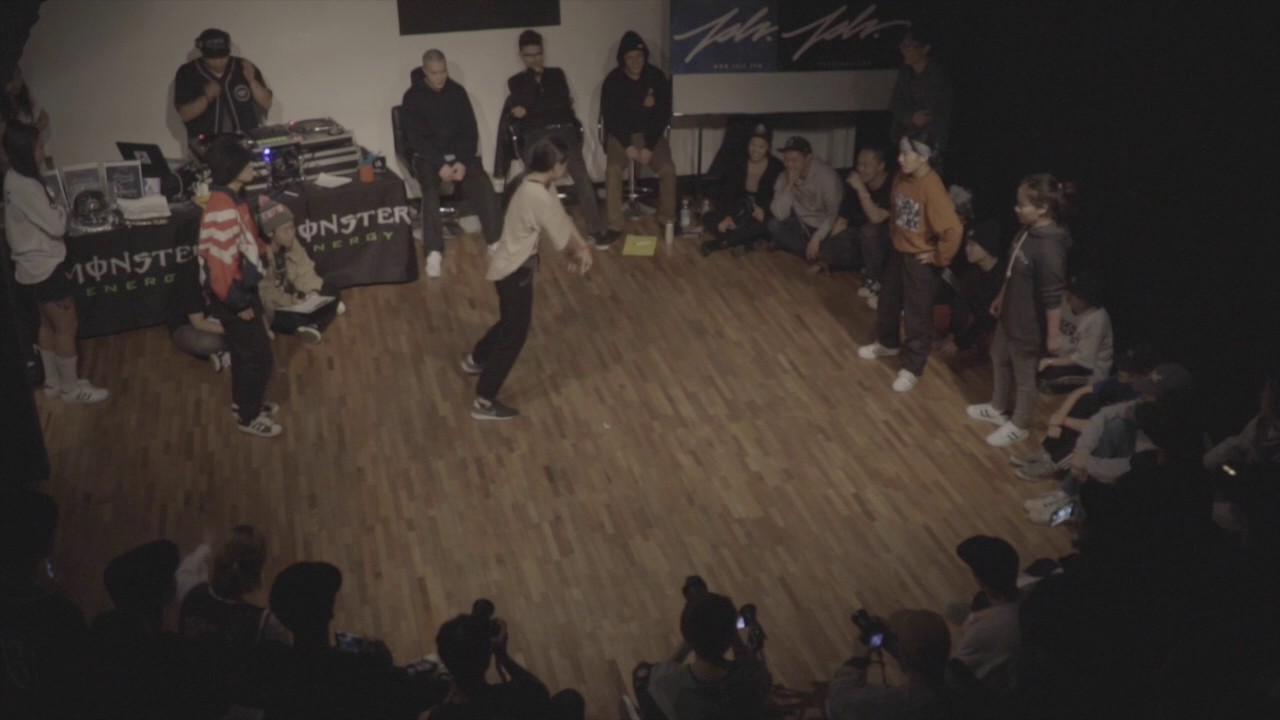 BREAK BREATH VOL.2 BGIRL BATTLE | TOP 8 FRESH BELLA & HANDA vs MONO ...