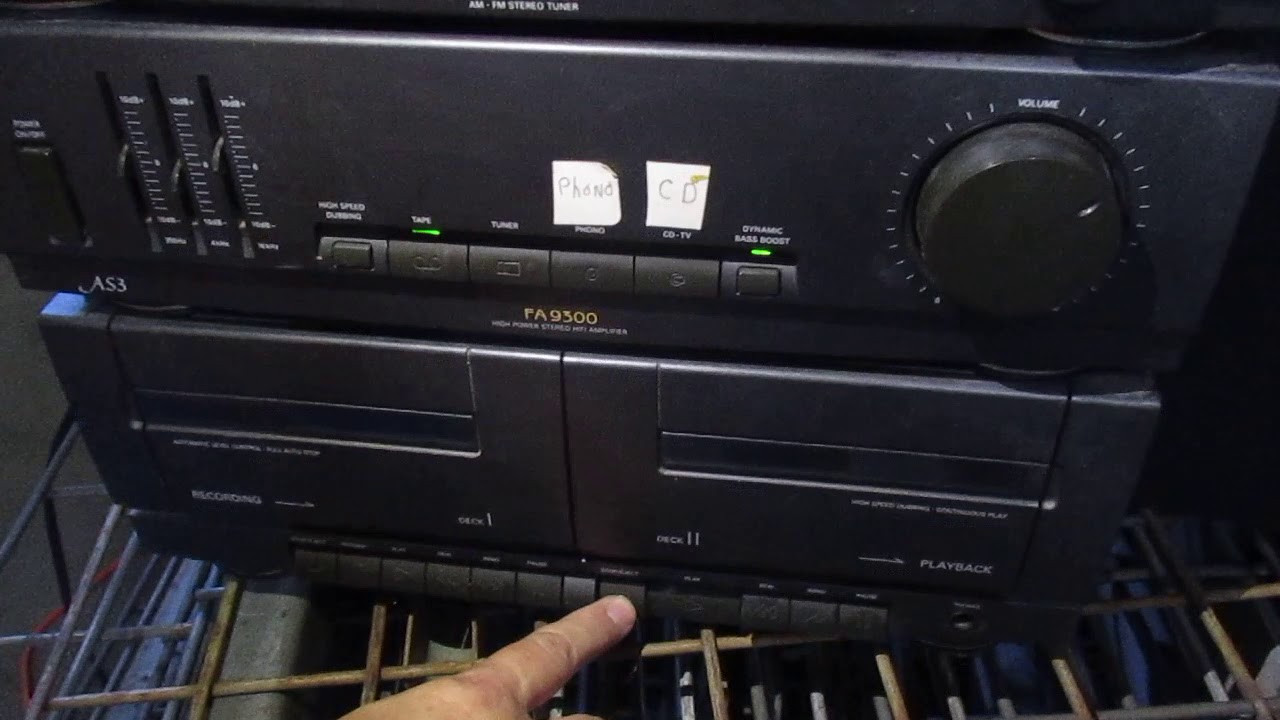 Magnavox record/ cassette tape player and speakers (type AS9300/37 120V ...