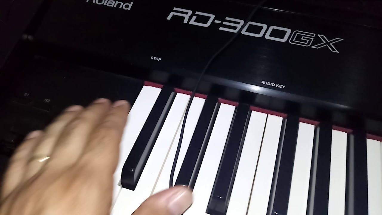 Como reproduzir Wave ou mp3 no RD 300 GX - YouTube