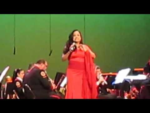 Lucy Nevarez - Mi Pueblo Señorial - YouTube