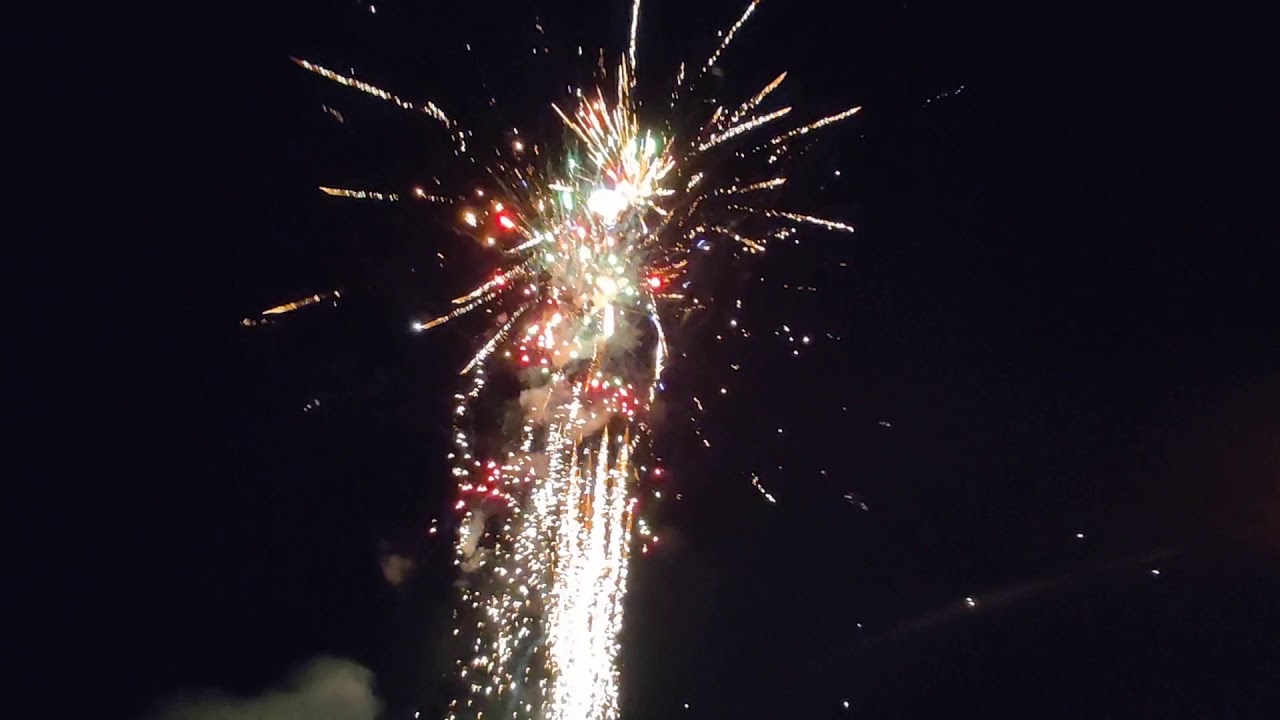 2020 Backyard fireworks show 💣 - YouTube