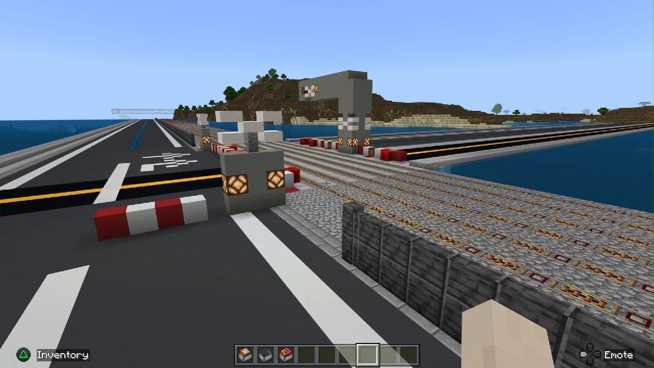 Minecraft Railroad crossing V4 (I went crazy lol) - YouTube