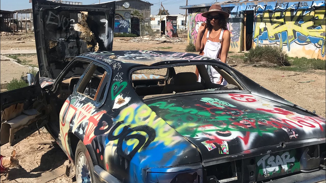 Minimalist couple living in a minivan- Paradise to Nomads' wasteland # ...