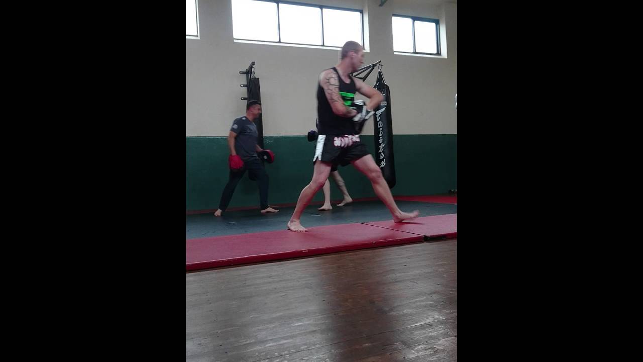 Hybrid kickboxing padwork - YouTube