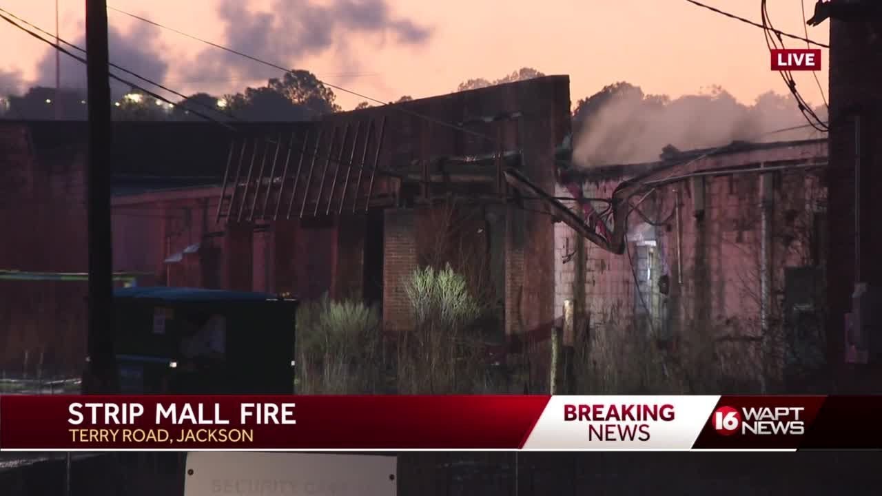 strip mall fire - YouTube