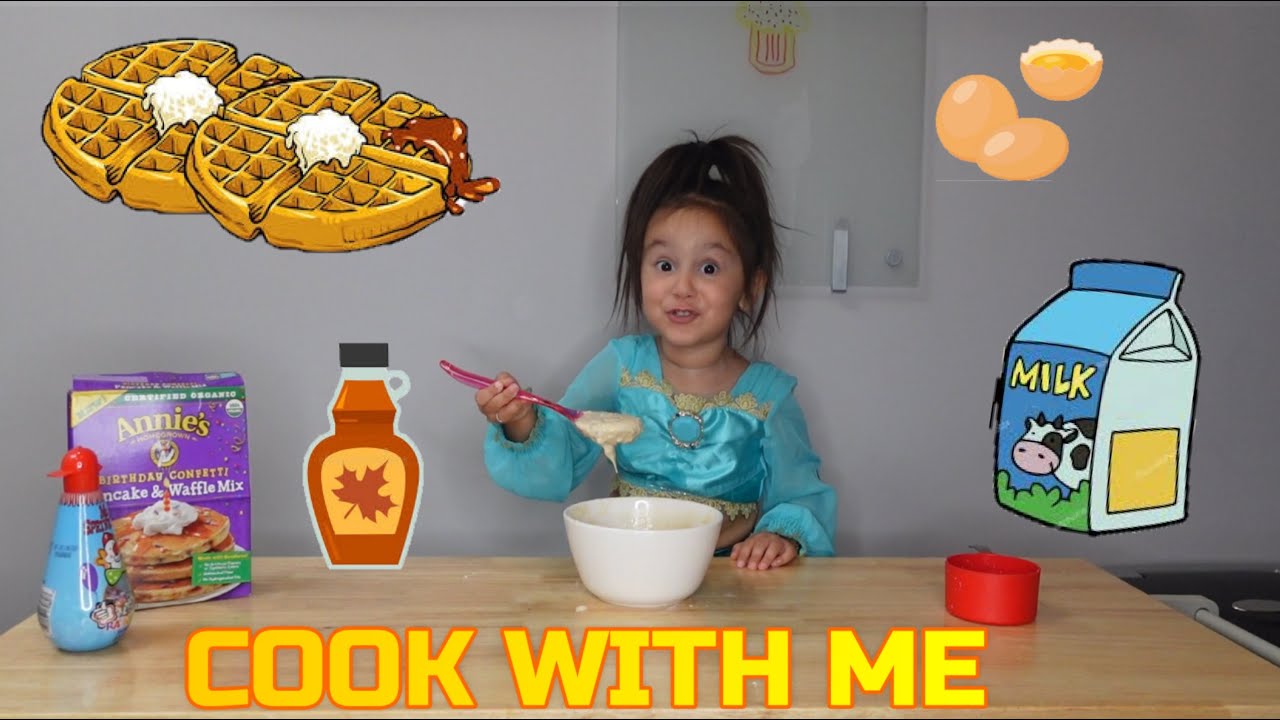 🧇 Cooking With Tiffany (Making Waffles for Breakfast) Tiffany Plays ...