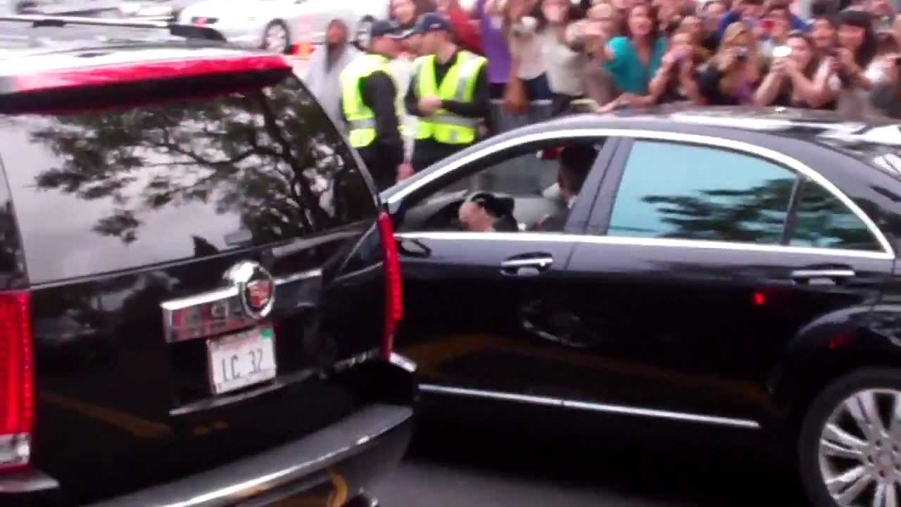 Brad Pitt and Angelina Jolie so lovely arrive to screaming fans at 2012 ...