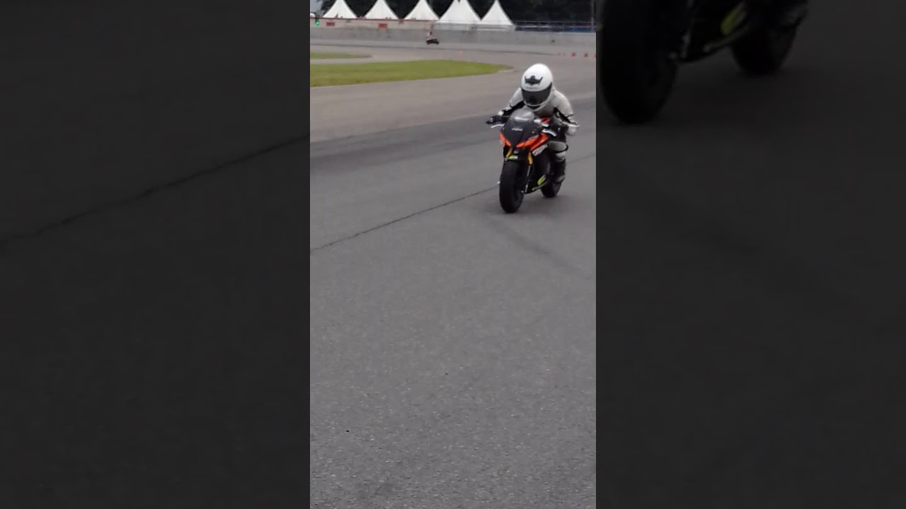 19-7-2019 Ohvale GP-0 110cc rijden op het Midland Circuit in Leleystad ...